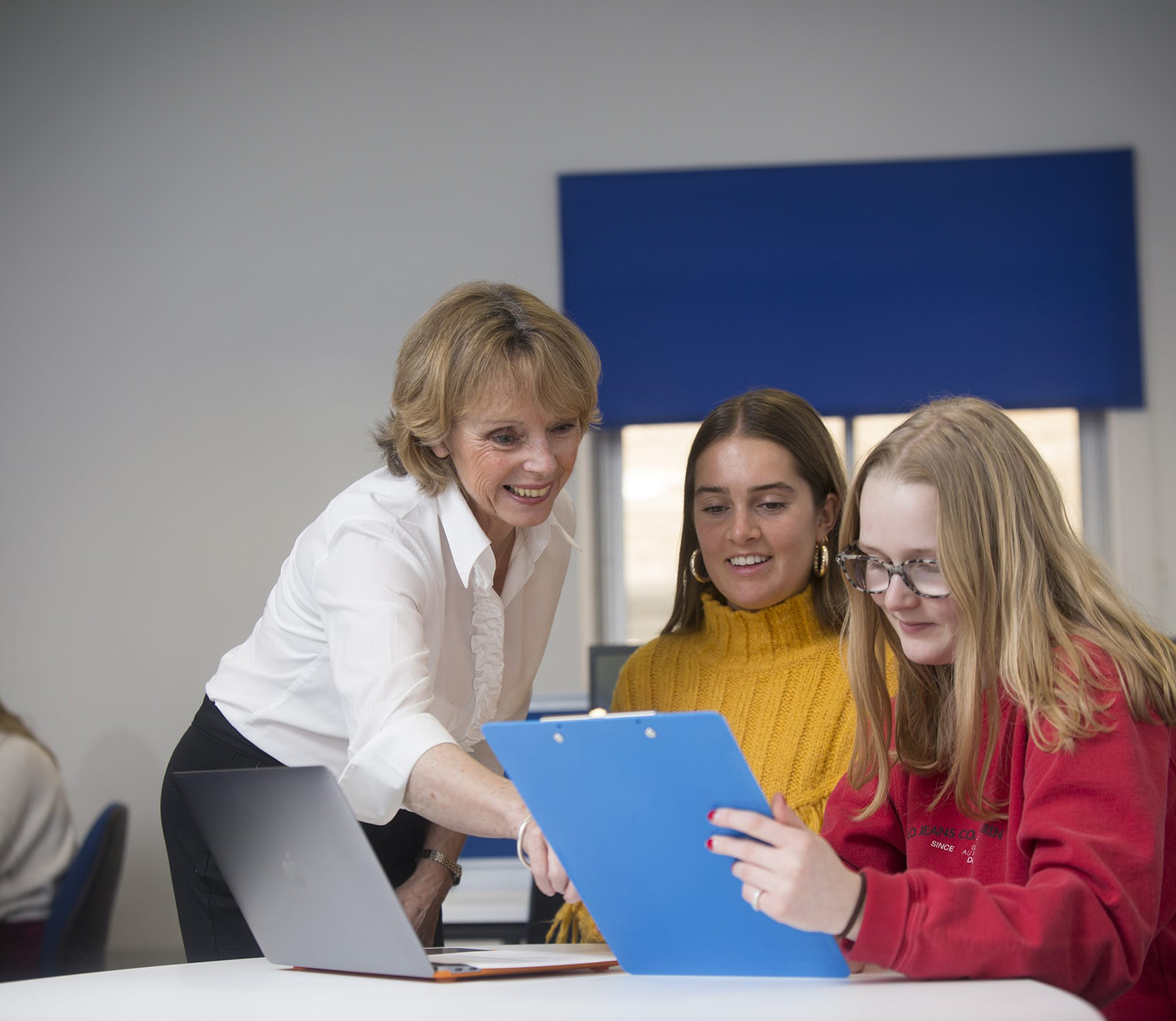 Staff - Oxford Media & Business School